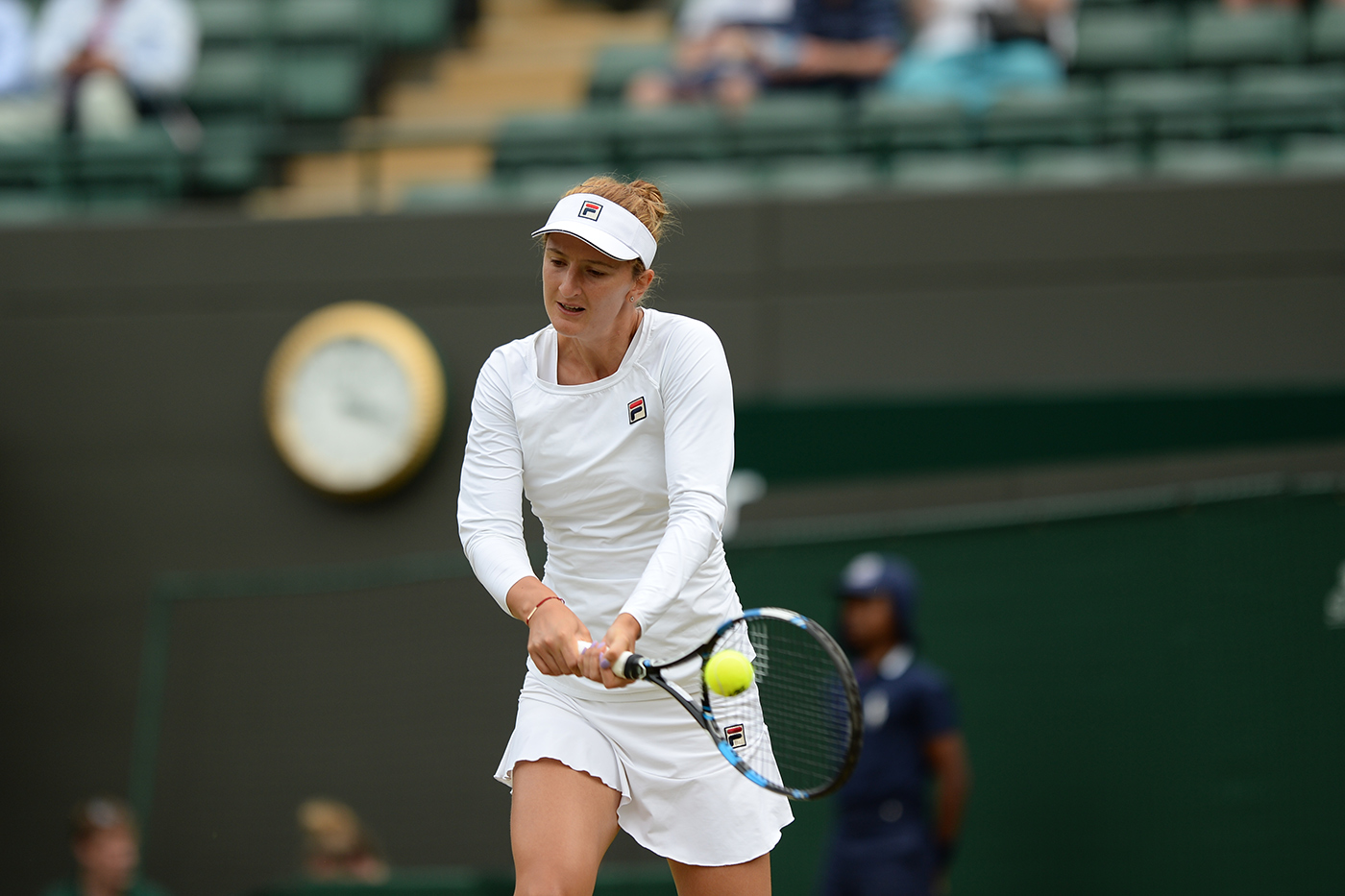 No.1 Court: Sharapova vs. Begu - The Championships, Wimbledon ...