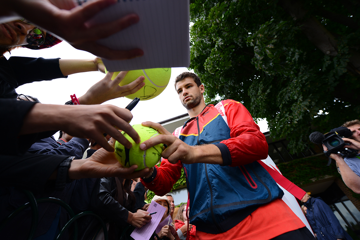Fans meet players at Wimbledon - The Championships, Wimbledon ...